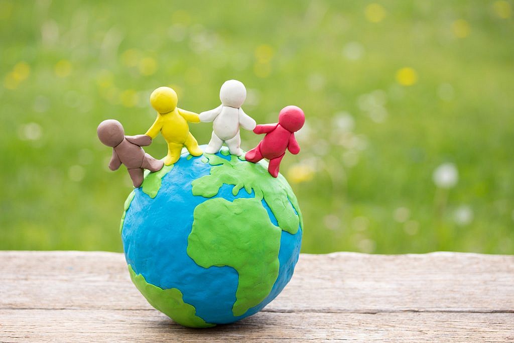 Educare... per aiutare la persona umana a diventare più umana ...